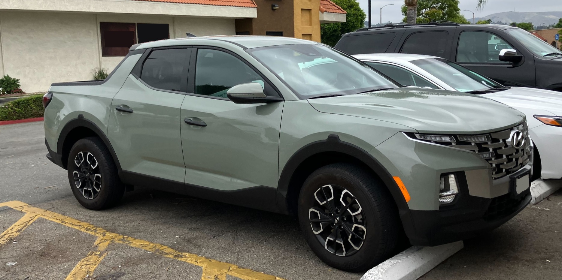 The Hyundai Santa Cruz is Half-Truck, Half-Crossover, 100% Useful ...