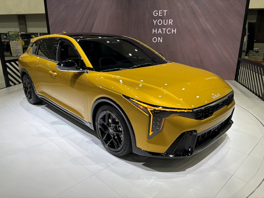 Meet Kia's New K4 Hatch in "Sparkling Yellow" Finish - AutoSplainer