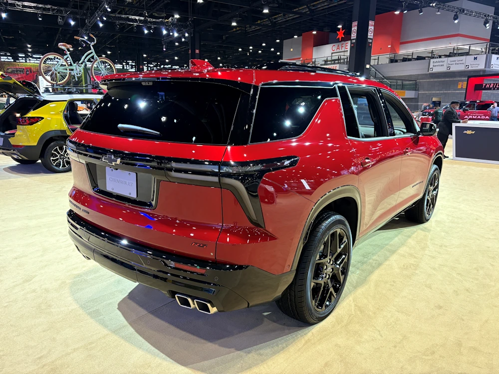 Meet Chevy’s Fresh 2026 Traverse in Radiant Red Tintcoat - AutoSplainer