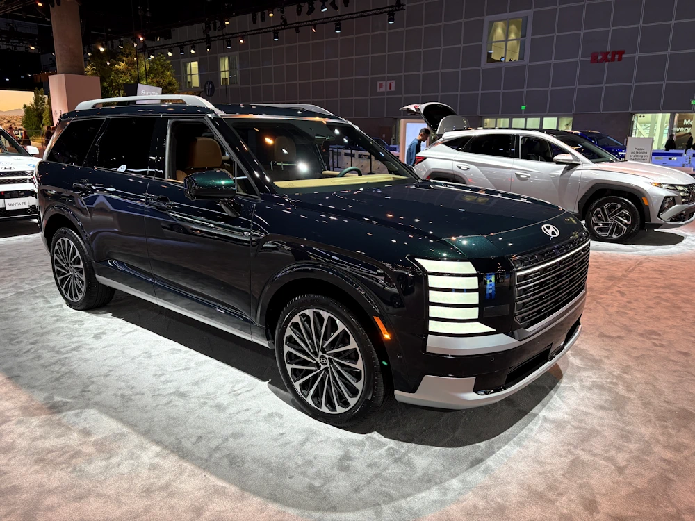 Meet Hyundai's All-New Palisade in "Robust Emerald" Finish - AutoSplainer