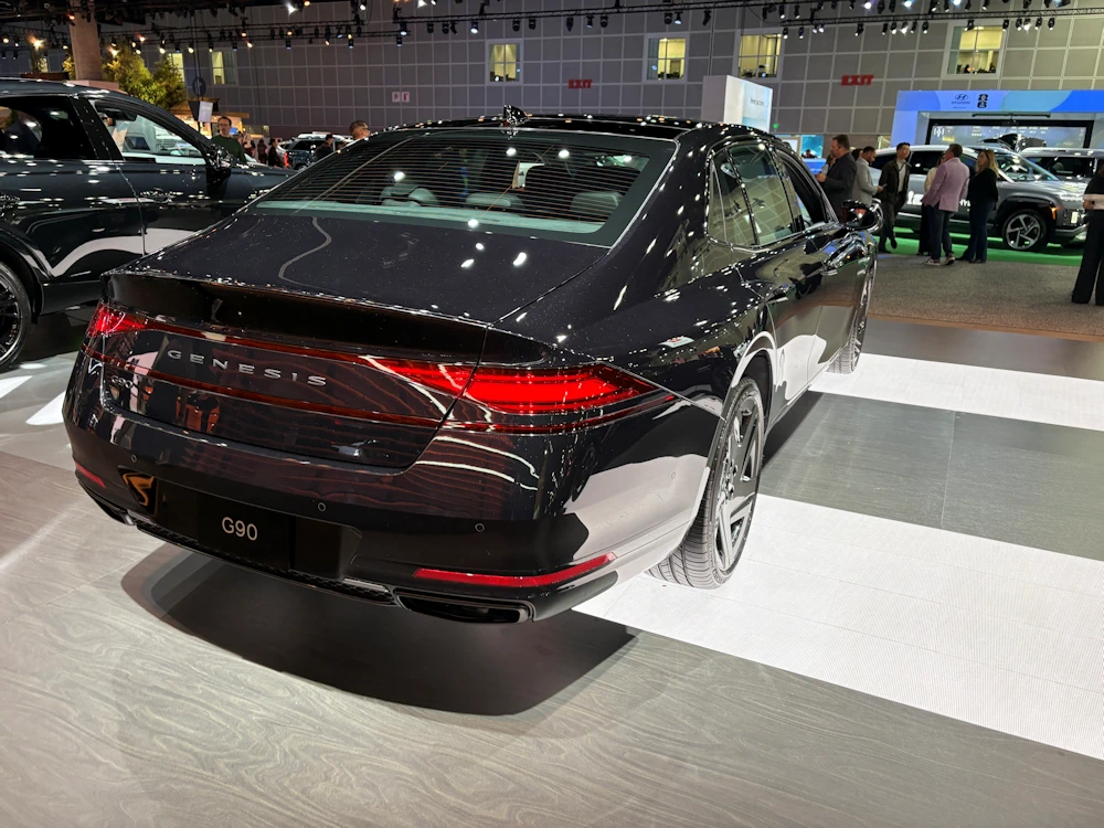 Meet The Genesis G90 Flagship In "Vik Black" Finish - AutoSplainer